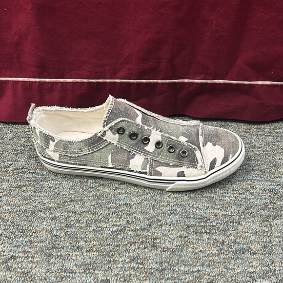 Outwoods | Shoes | New Womens Outwoods Gray | Poshmark